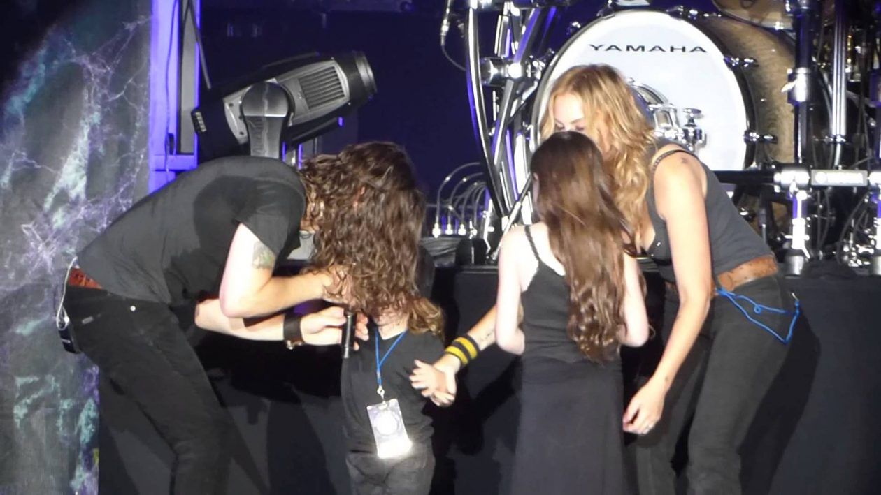 Whitesnake's Michael Devin Proposes to Girlfriend On Stage - Classics ...