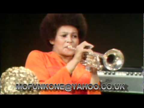 Cynthia Robinson, Co-Founder of Sly & the Family Stone, Dies at 69 ...