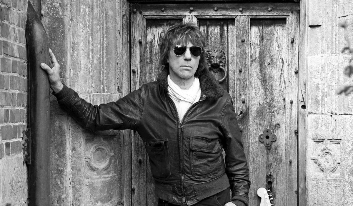 Legendary Guitarist Jeff Beck Dies at Age 78 - Classics Du Jour